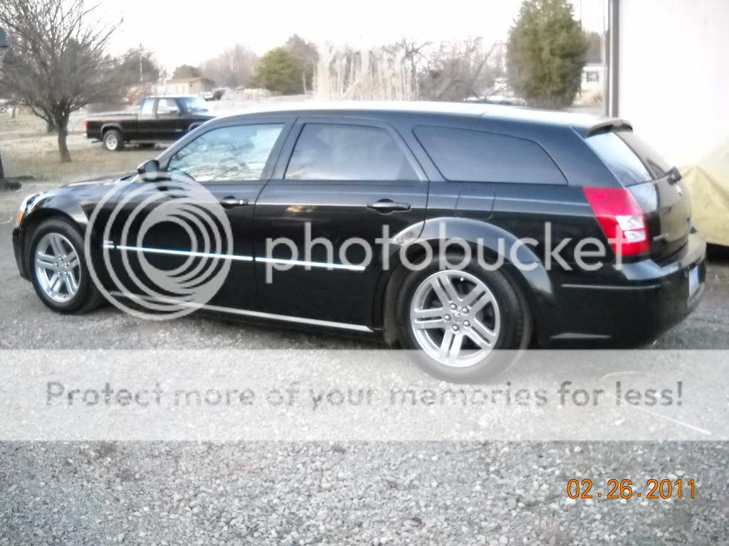 midnight blue magnum with rims chrome or black? | Custom Dodge Magnum ...