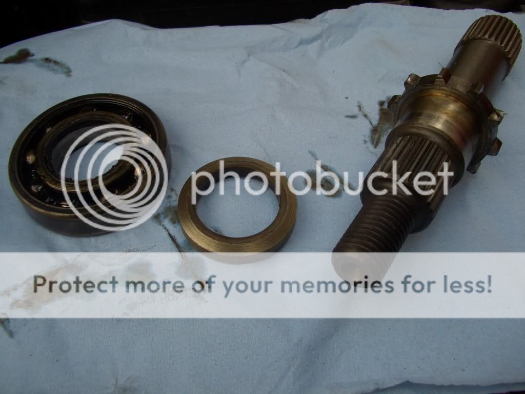 Transfer box front output bearing and oil seal renewal | LandyZone ...